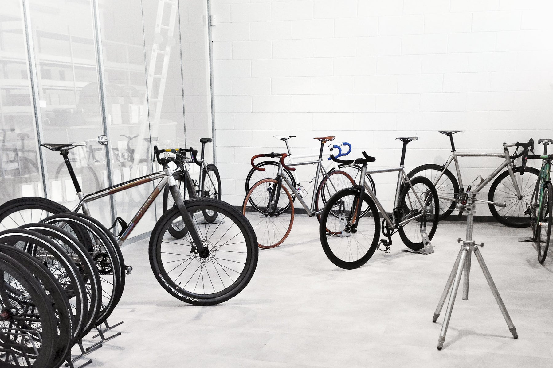Passoni – Bespoke Titanium & Carbon Bikes from Italy | LUXVIVENDI